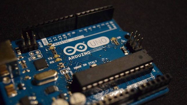 Arduino UNO R4で複数ピンに異なるPWM周波数を設定 – imo Lab.